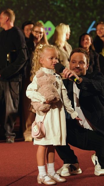 Милое обращение Любы Друзьяк к поклонникам на премьере фильма  «(Не)искусственный интеллект» 🥺😲