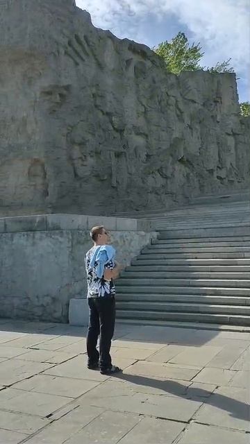 Родина Мать зовет