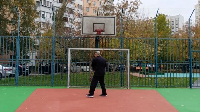 Упражнения с ротанговым шестом 140 см на спортплощадке (7)