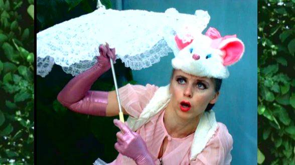 ДЮЙМОВОЧКА убегает от МЫШКИ в день СВАДЬБЫ 🐭🌺👸