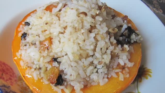 Тыква фаршированная рисом и сухофруктами запеченная в духовке. Лучший осенний десерт