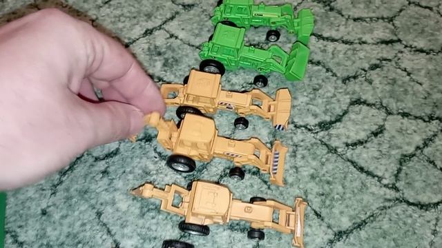 Пополнение в коллекцию! new ray! трактор и ангар  1:72