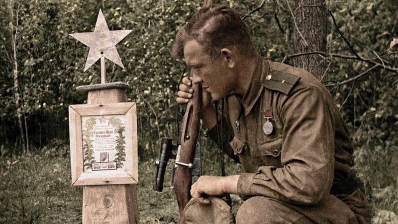 Видеоролик на стихи "Солдатская могила", Е.Н. Кравченко, 2005г.