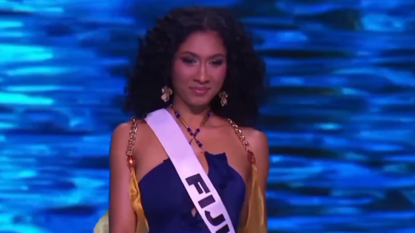 Фиджи Мисс Вселенная 2024 (73) Дефиле в купальнике Fiji Manshika Prasad Miss Universe 2024 (73)