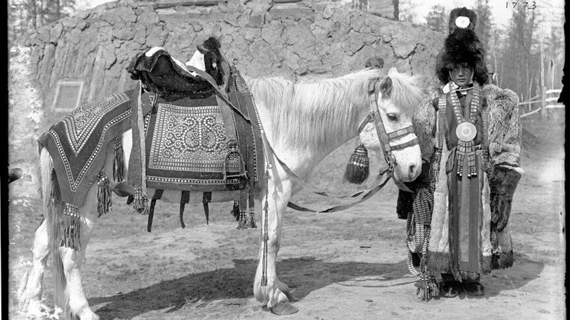 Оживляя старинные якутские фотографии: конец 19 - начало 20 веков