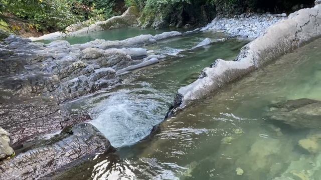 Дагомысские корыта - природная достопримечательность. Озёрах Любви.