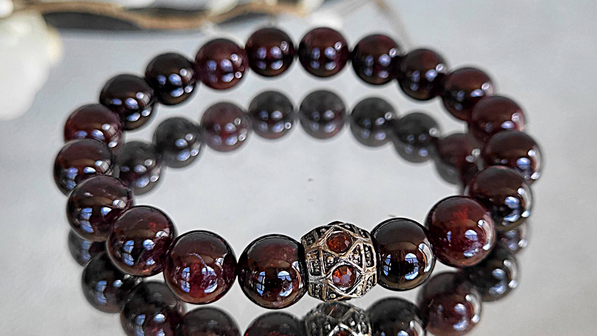 Браслет из граната