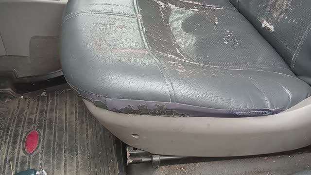 снятие водительского сиденья на лада калина