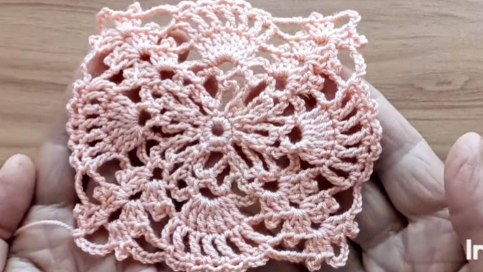 Ажурные мотивы для кофточки. Соединяем мотивы в процессе вязания.ч.2.