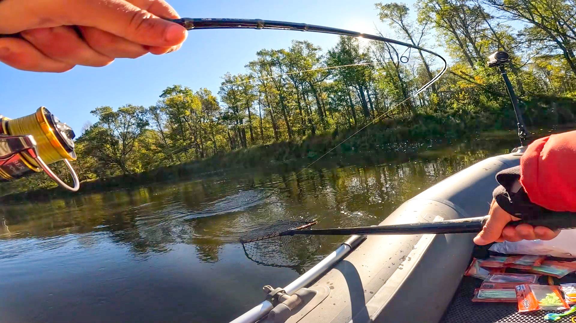 ПРЕДСТАВЛЯЕШЬ! ОПЯТЬ ОНА КЛЮНУЛА! Рыбалка на спиннинг, джиг на реке в 2025