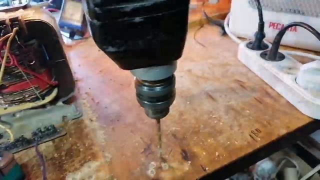 Эстрадный транс в работе.