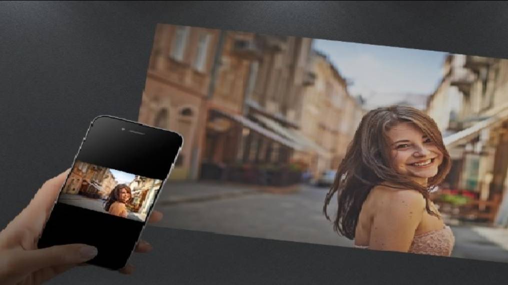 Смартфон с проектором