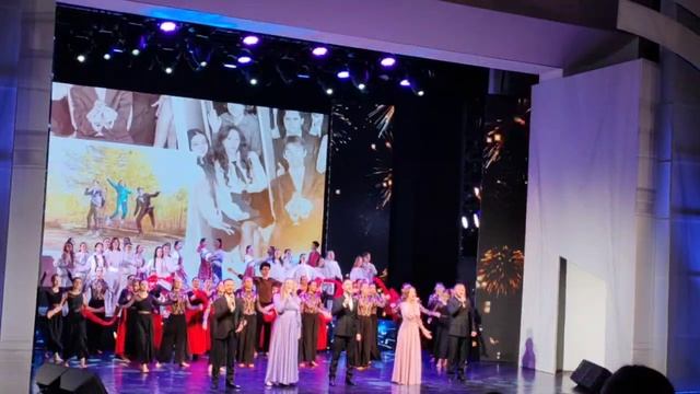 Вокально-хореографический номер «Время выбрало нас»