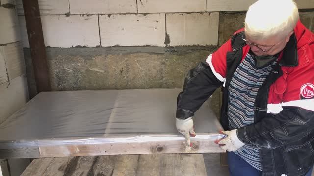 Самый простой способ закрыть оконные проёмы на зиму | Лайфхак