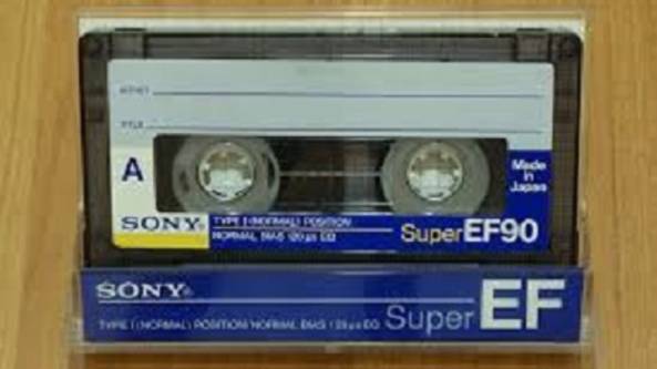 Делаем из кассеты,мини магнитофон