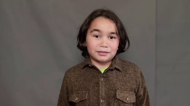 Феликс Ахмедов Визитка Октябрь25. Актёр и блогер. Любит киноэкспедиции и танцевать на столе :-)