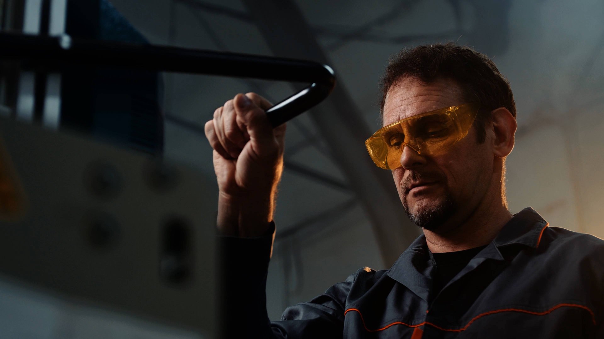 Рекламный ролик с ротацией на ТВ-каналы для компании "ОТВЁРТКИН"