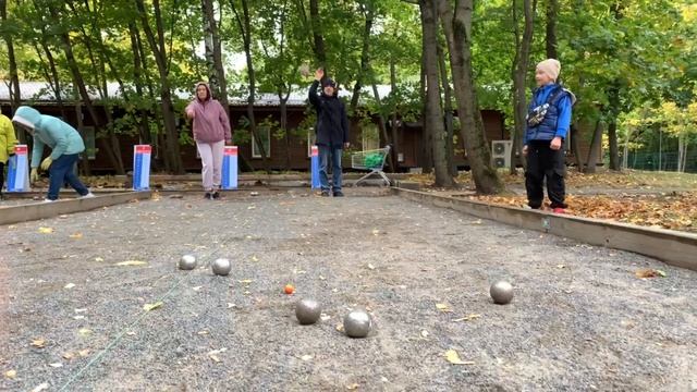 Мастер-классы по игре в петанк в парке в Москве в Кузьминках