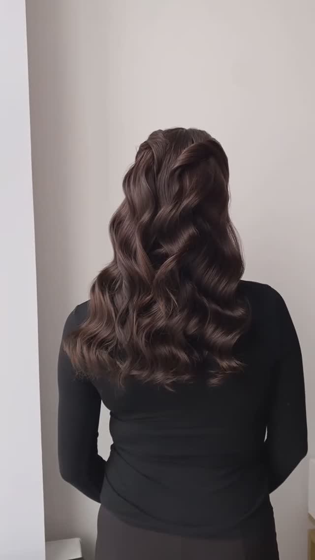 Самая популярная укладка этого года #прическа #укладка #волосы #мальвинка