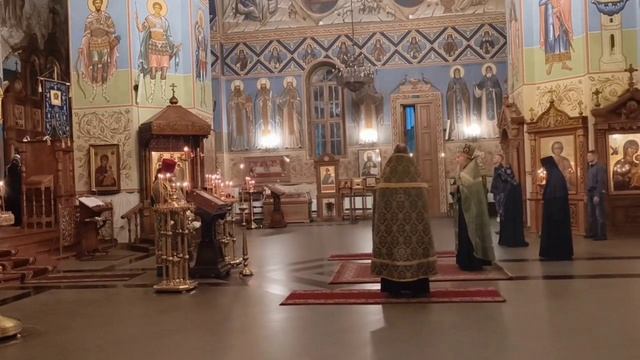 ВЕЛИЧАНИЕ В КАНУН ПРАЗДНИКА ПРЕСТАВЛЕНИЯ СЕРГИЯ РАДОНЕЖСКОГО: ДУХОВЕНСТВО И ХОР ИВЕРСКОГО МОНАСТЫРЯ