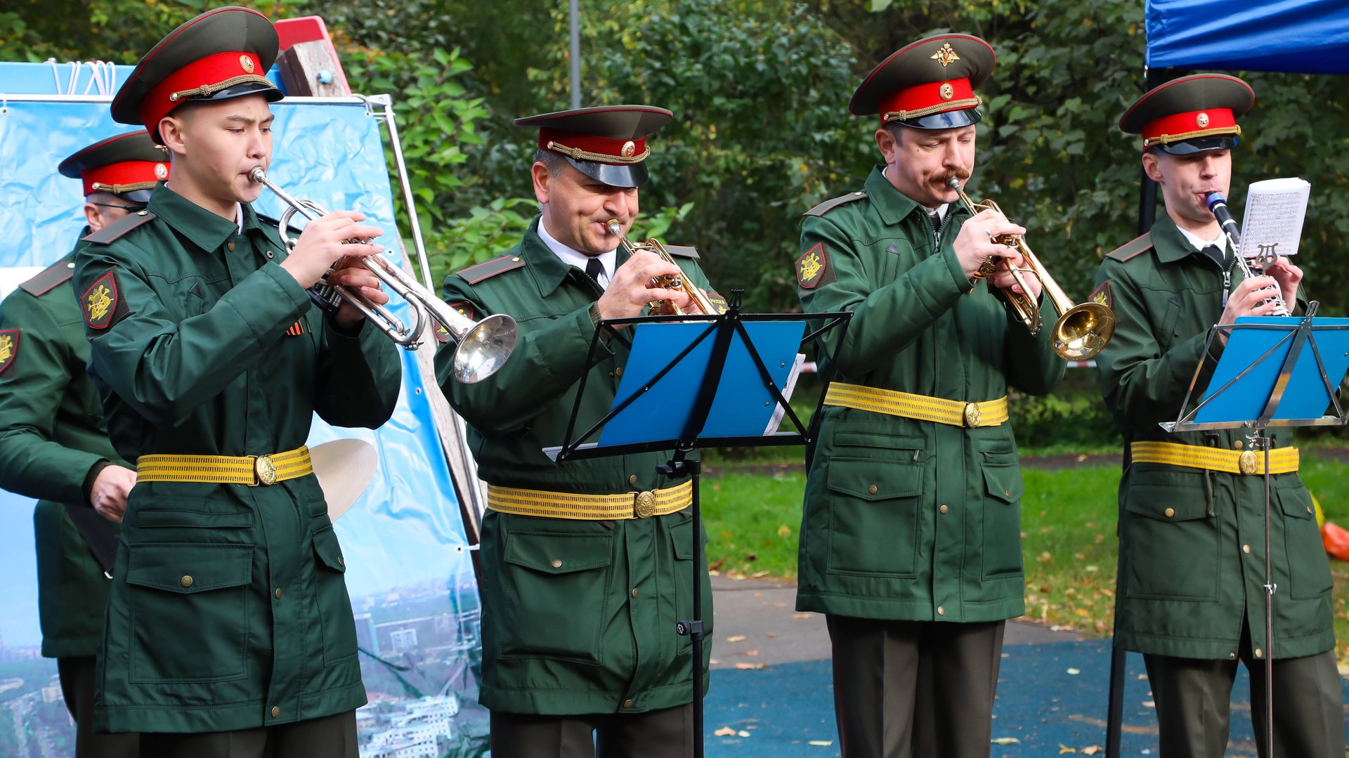 марш-песня "Москва - златые купола" - московский военный оркестр