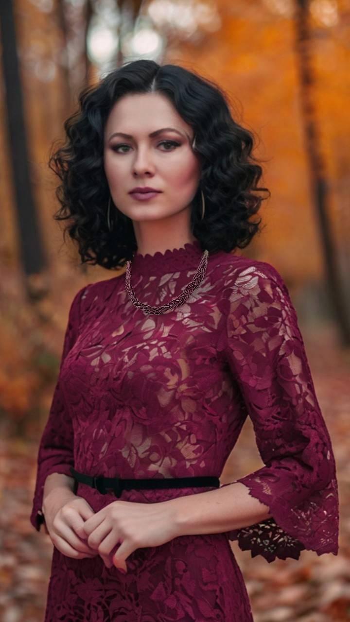 Колье Косичка Нуар https://www.ozon.ru/product/kole-kosichka-nuar-iz-shpineli-i-bisera-2938570314/