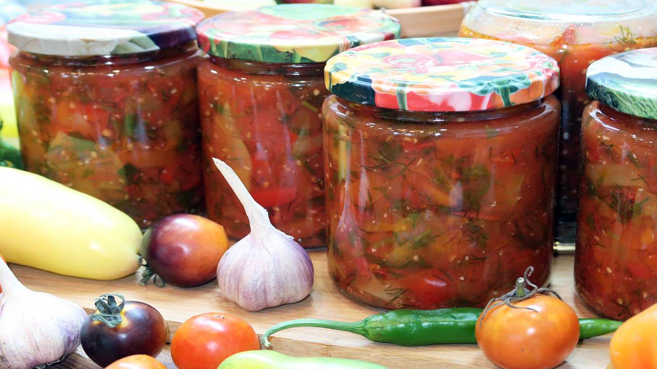 Болгарский перец в аджике на зиму