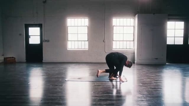 Travis Elliott - Full Body Power Yoga