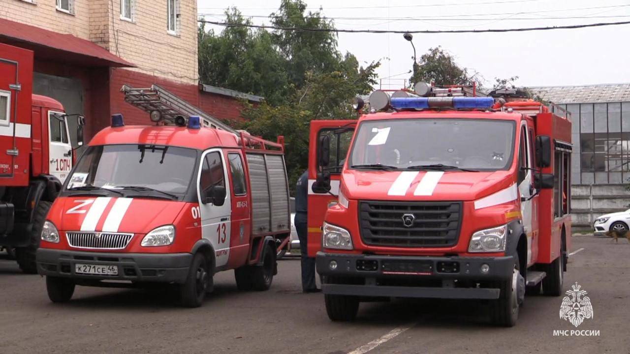 Курские огнеборцы получили новый пожарный автомобиль первой помощи