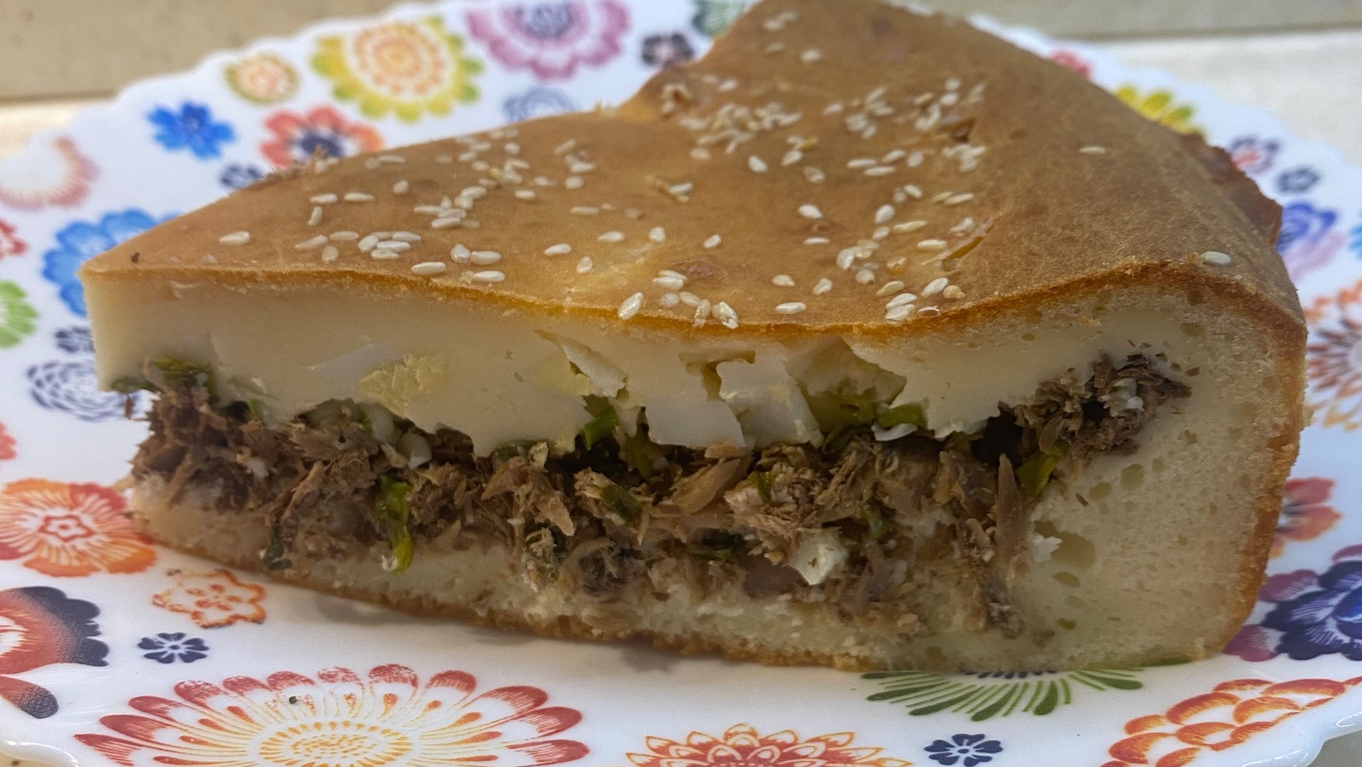 Заливной пирог с рыбными консервами