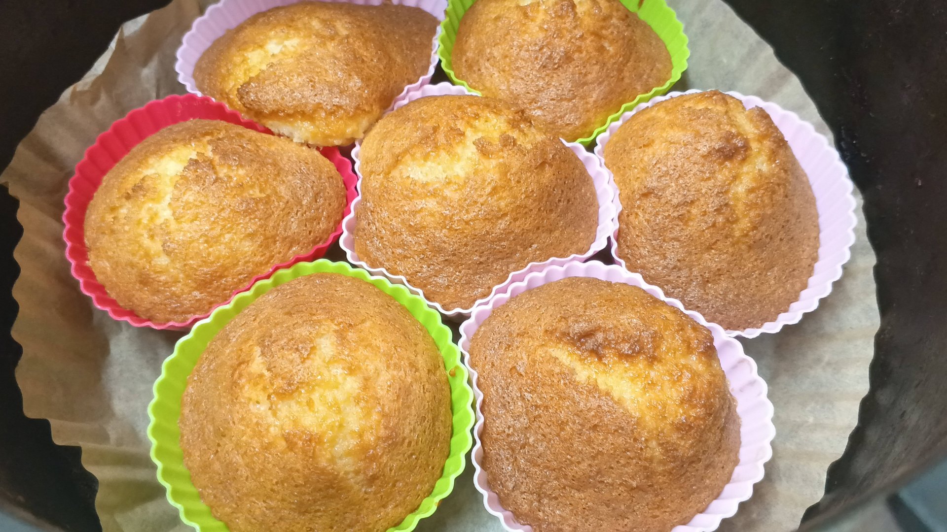 Ароматные, воздушные кексы в аэрогриле. Получатся у каждого.