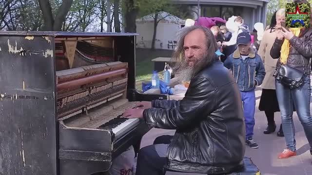 Уличные музыканты - Красивая мелодия