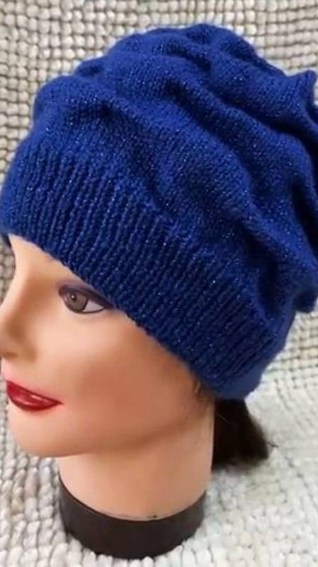 Очень простая в исполнении шапка. Эффект клоке.