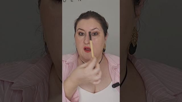 Макияж румянами в шариках