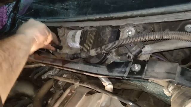 #099(1) снятие трапеции стеклоочистителя(VW туарег)
