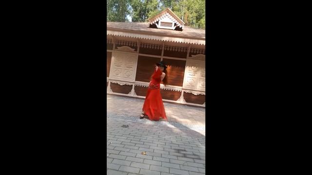 "BESAME MUCHO"._ поет Любовь Марухленко, танцует Инна Марухленко