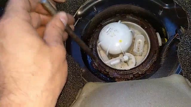 #002(1b) замена топливного фильтра Audi Q7,VW Touareg (3.6/4.2Fsi)