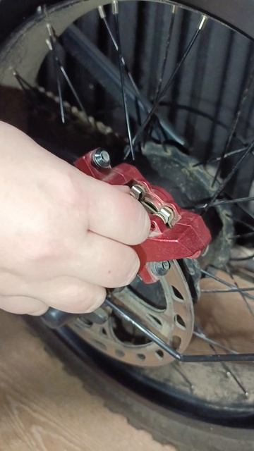 Замена тормозных колодок на электровелосипеде syccyba impulse