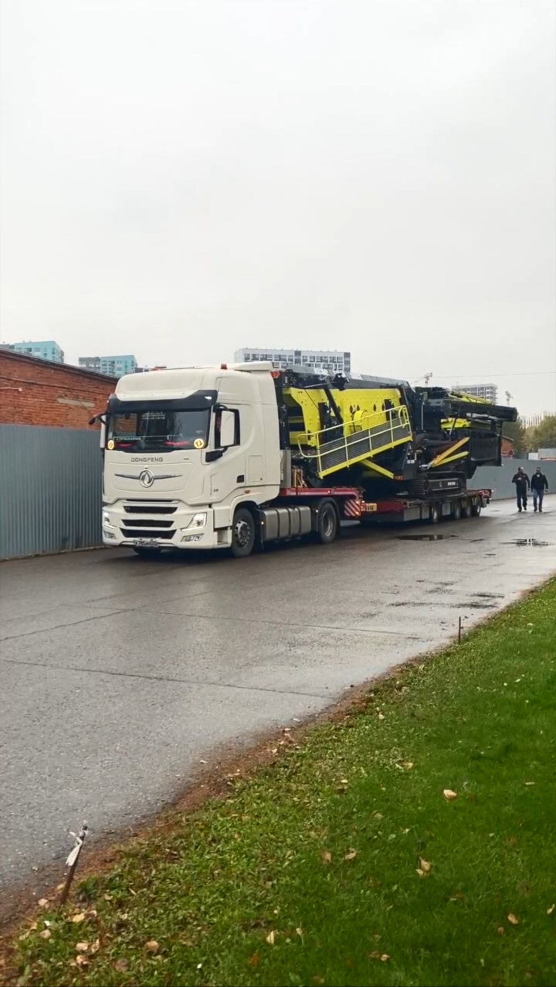 Отгрузка нового грохота АТОМ S1560 в Новгородскую область | «Карьерный Клуб»