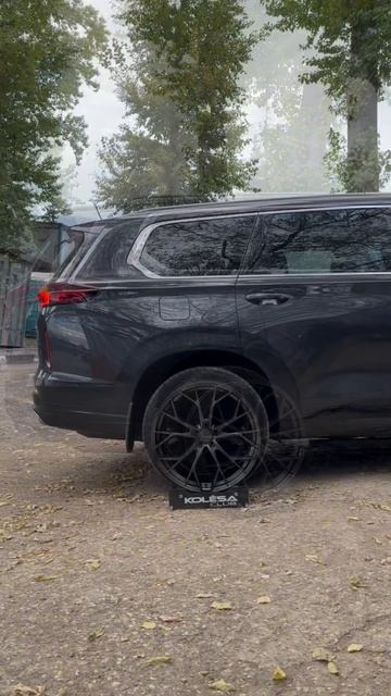 Exeed VX на примерке дисков в 21-ом диаметре