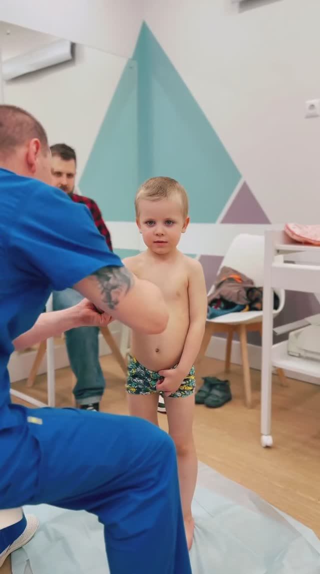 На приеме у детского ортопеда