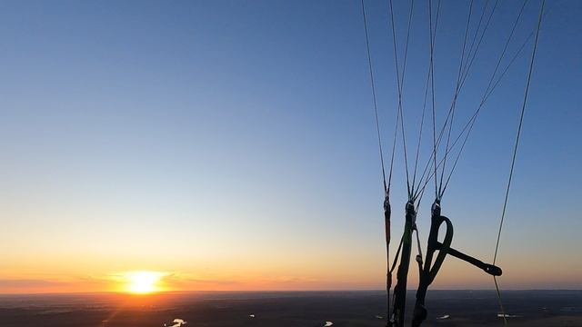 Полет в вечернем динамике