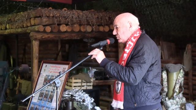 В школьные музеи передали книги памяти