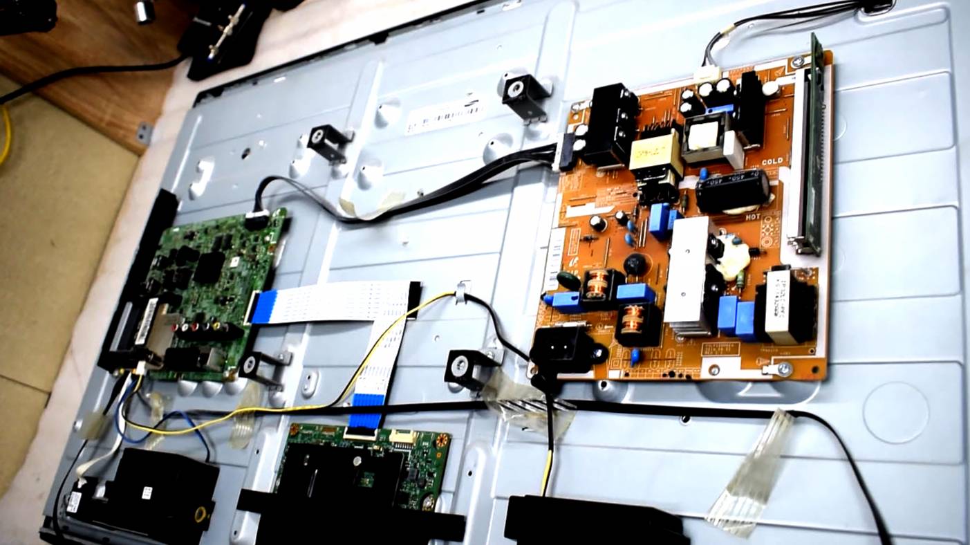 Ремонт телевизора SAMSUNG UE40H6203AK