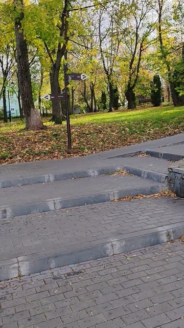 Киров, памятник на набережной 02.10.2025