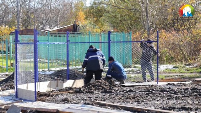 Обновление хоккейной коробки в камчатском селе Коряки