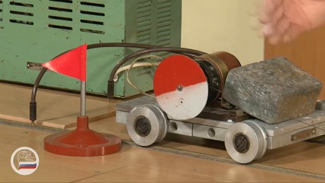 ДИНАМИКА МАТЕРИАЛЬНОЙ ТОЧКИ. Взаимодействие тележек. Разные массы.