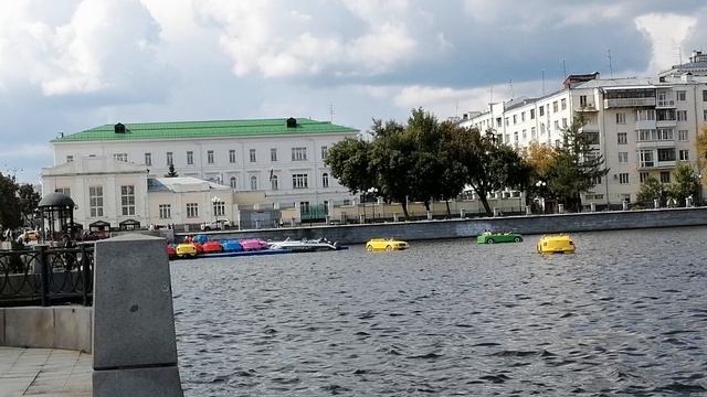 Екатеринбург. Красивый вид на Плотинке.