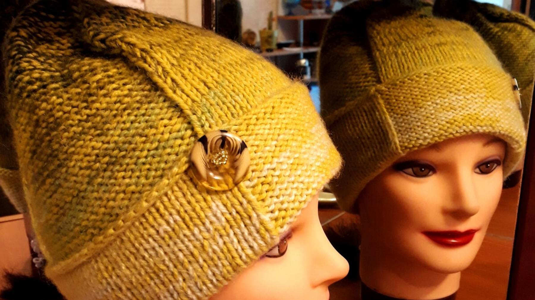 Теплая, мягкая, уютная шапка унисекс.  Вяжется просто. Выглядит стильно.