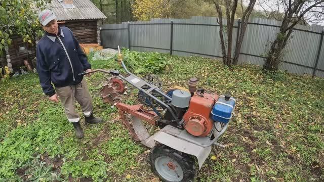 Мотоблок. Распахиваю огород. Готовлюсь к зиме.